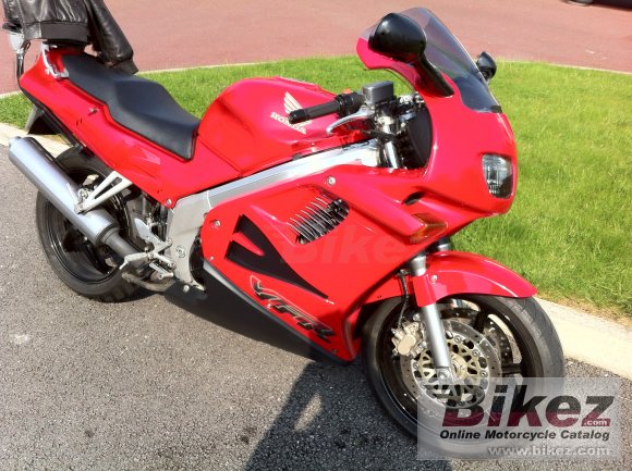 Honda VFR 750 F gallery